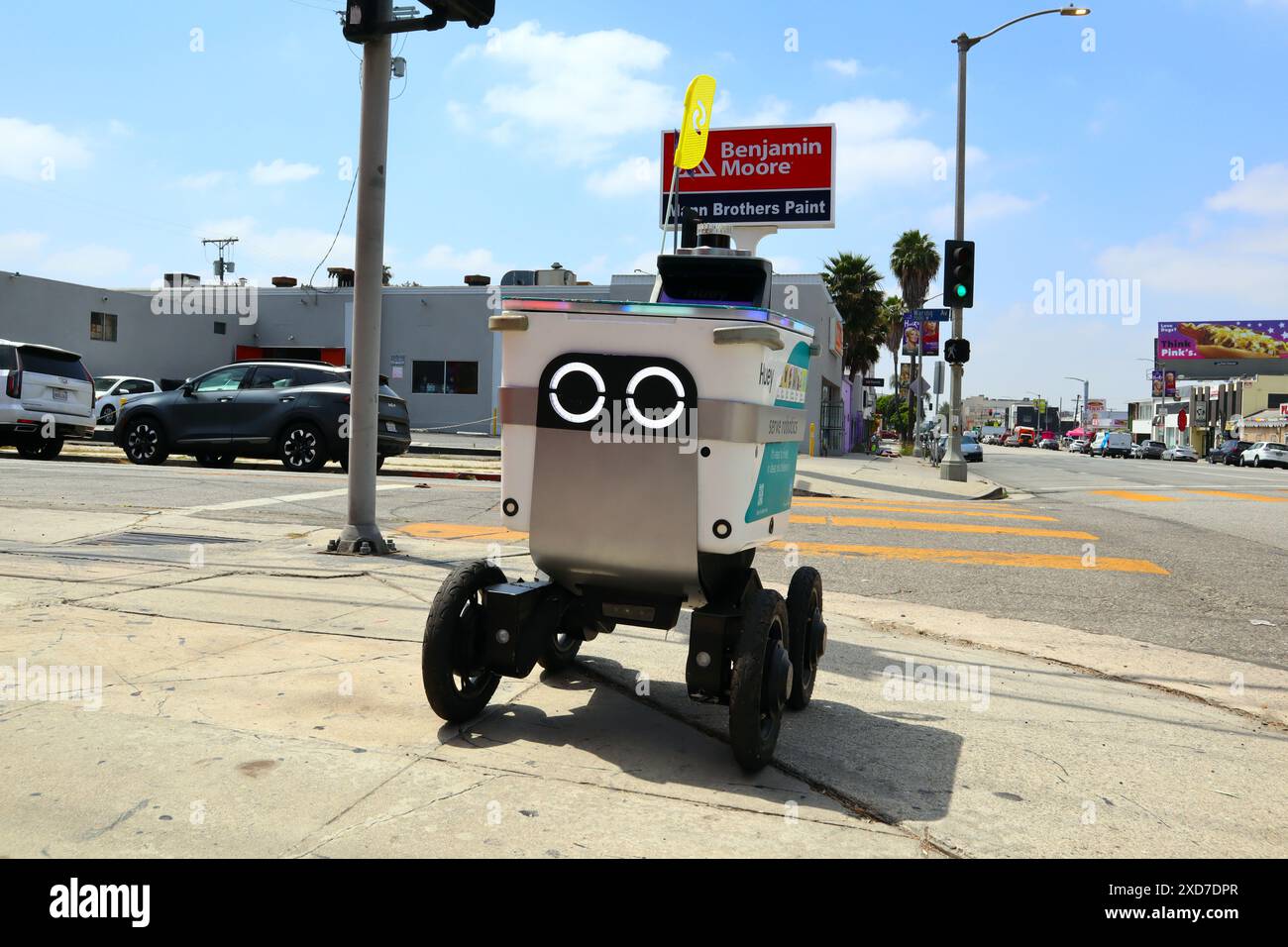 Delivery robot serve robotics hi-res stock photography and images - Alamy