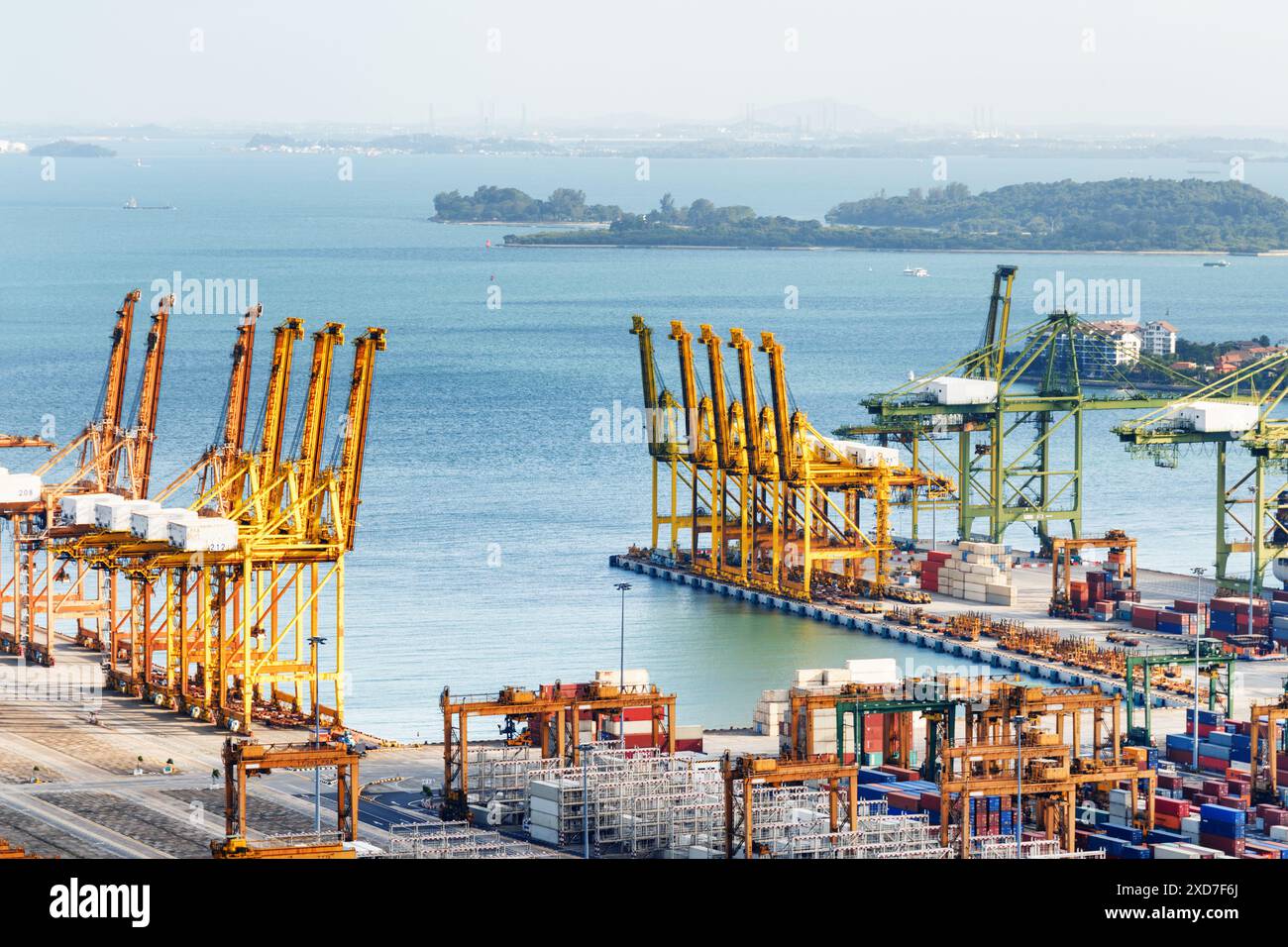 Singapore port hi-res stock photography and images - Alamy