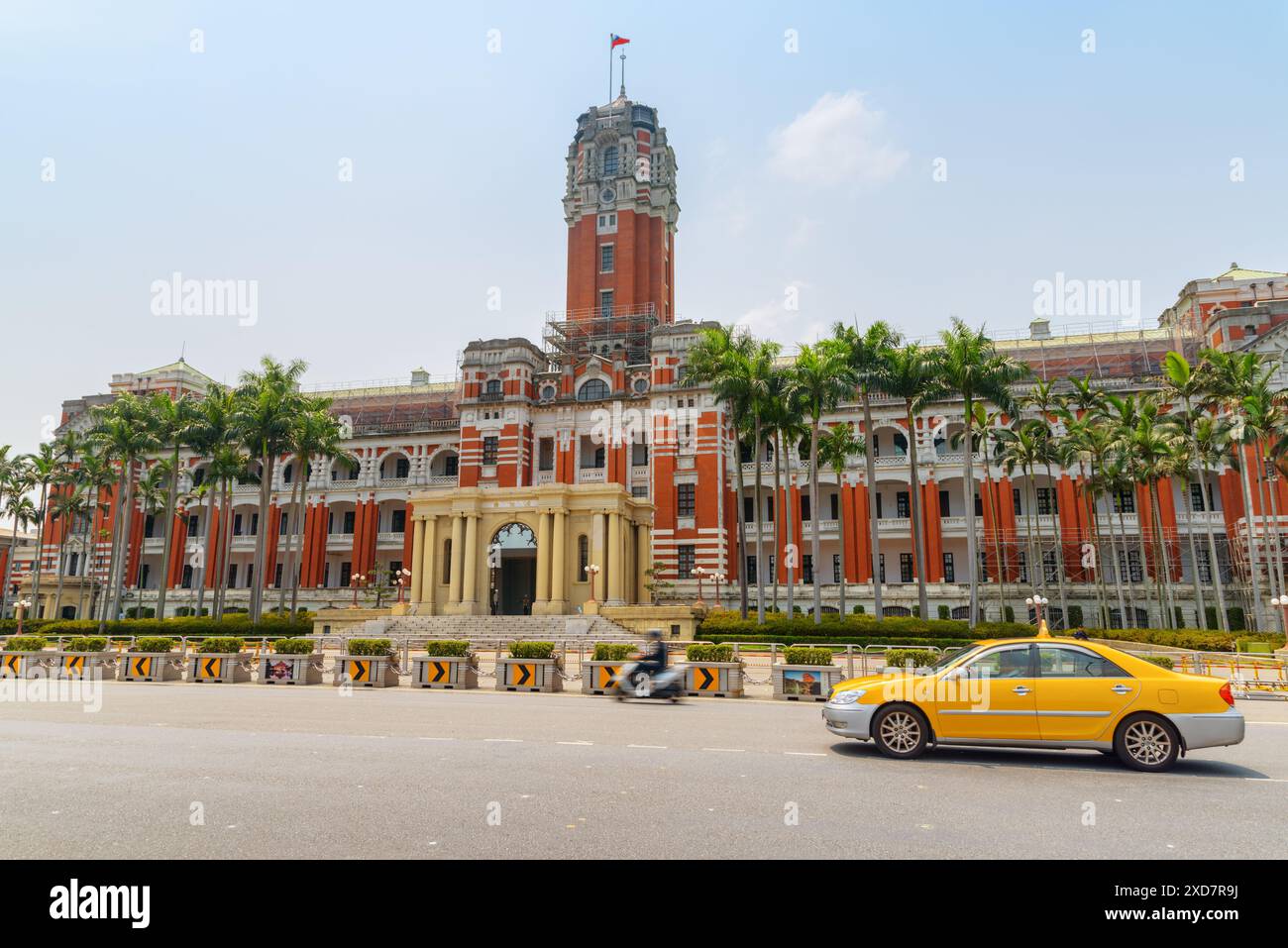 Taipei, Taiwan - April 23, 2019: Scenic view of the Presidential Office ...