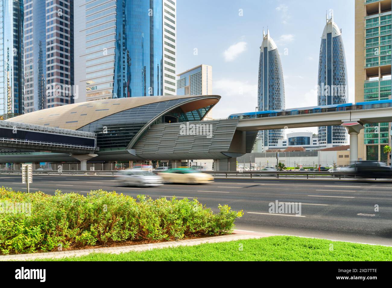 Awesome view of train of the Dubai Metro arriving to Financial Centre ...