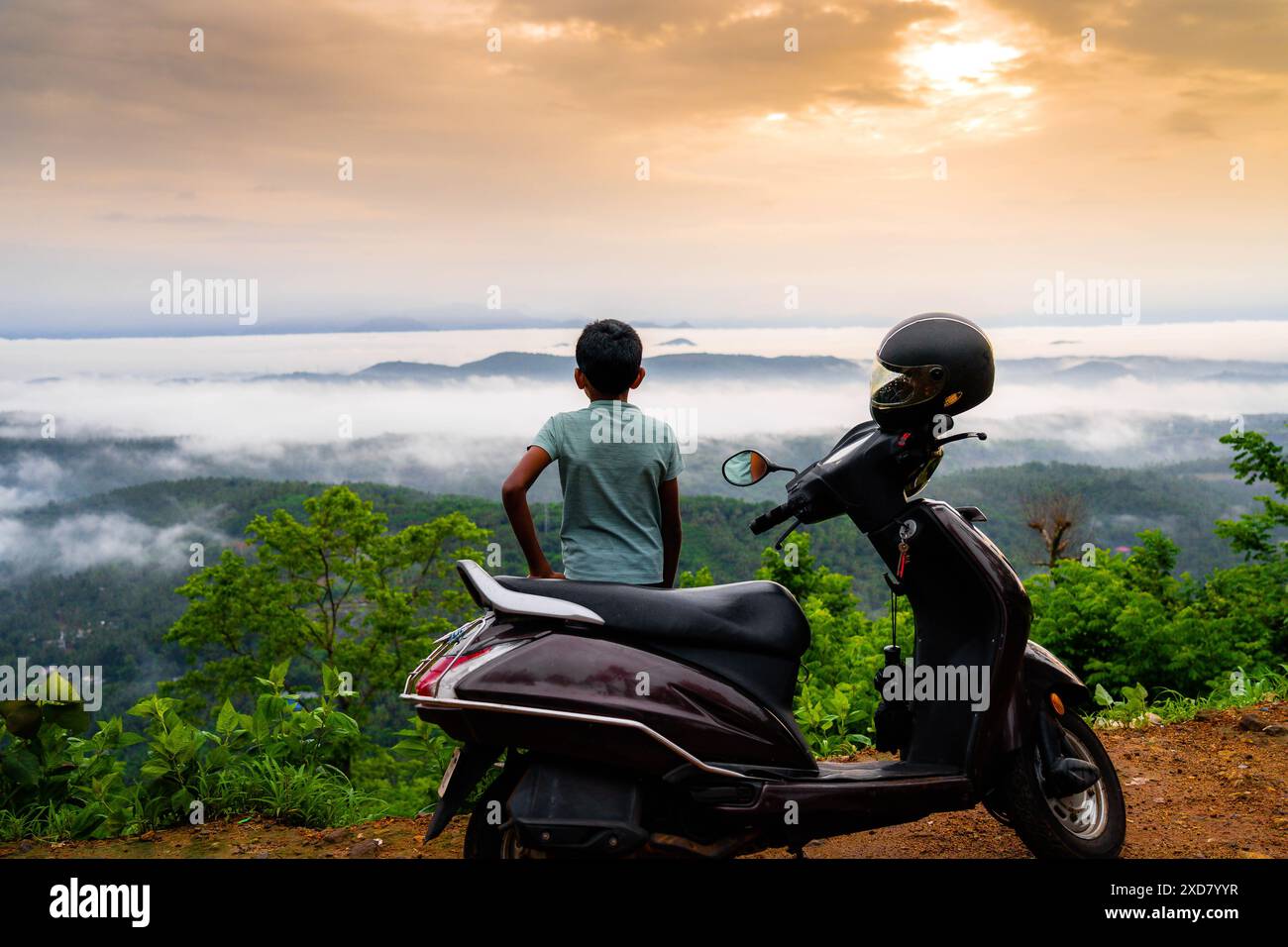 Kerala Most Biggest Beautiful glass bridge in Mini Ooty, Malappuram ...