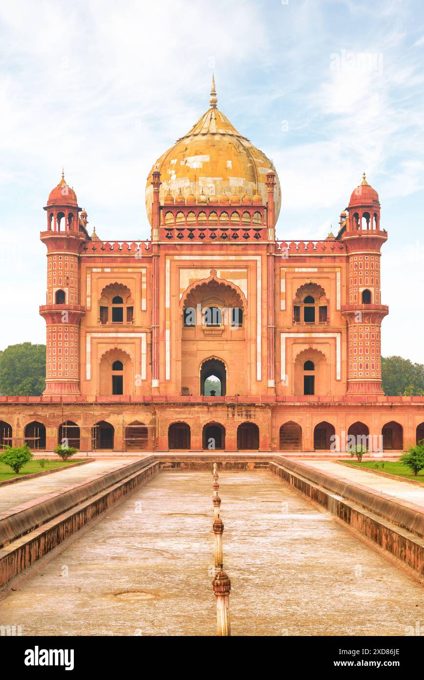 Fabulous view of Safdarjung's Tomb in Delhi, India. Beautiful red ...