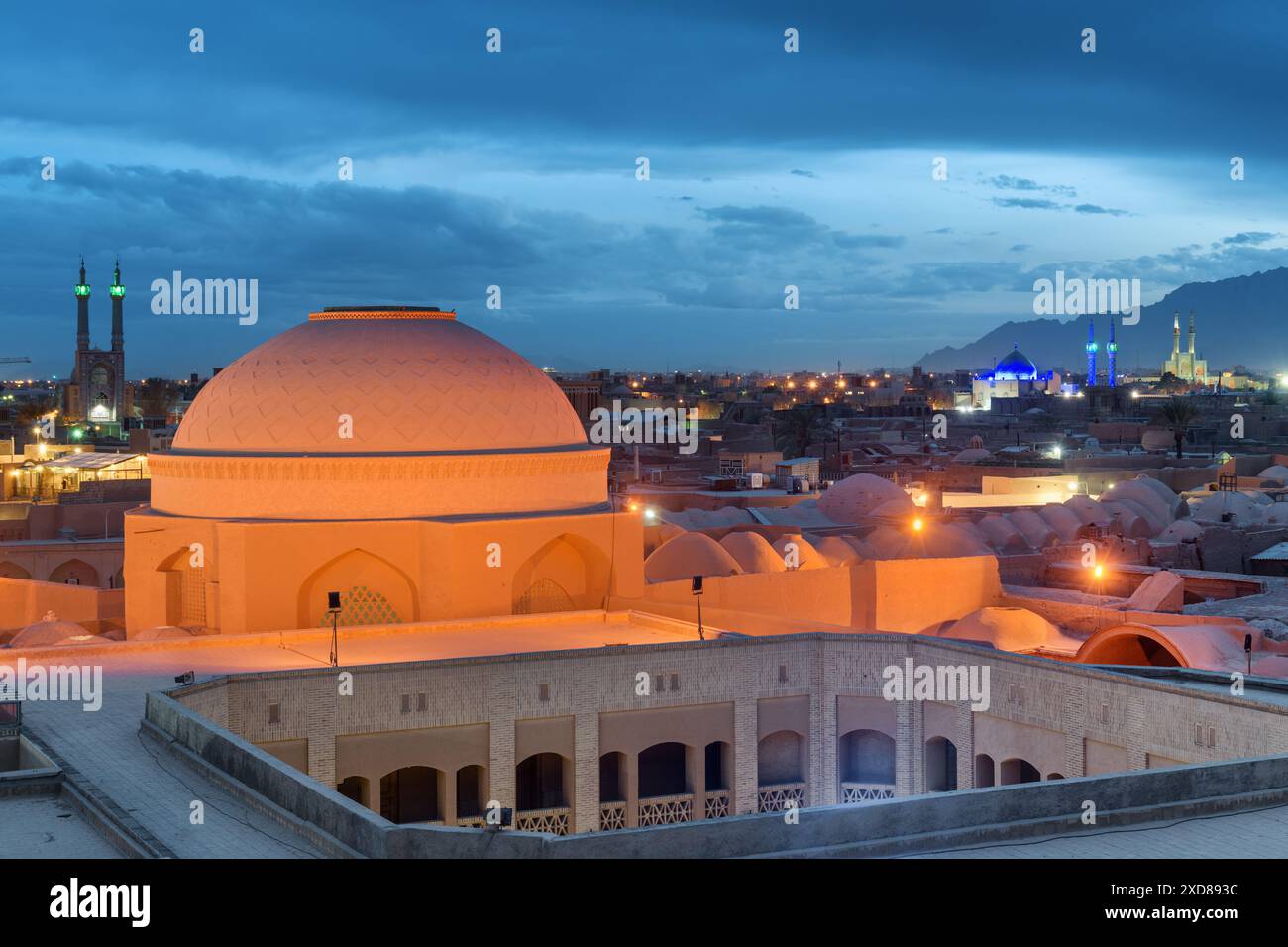 Awesome night view of dome and roof of Chahar Souq Bazaar in the ...