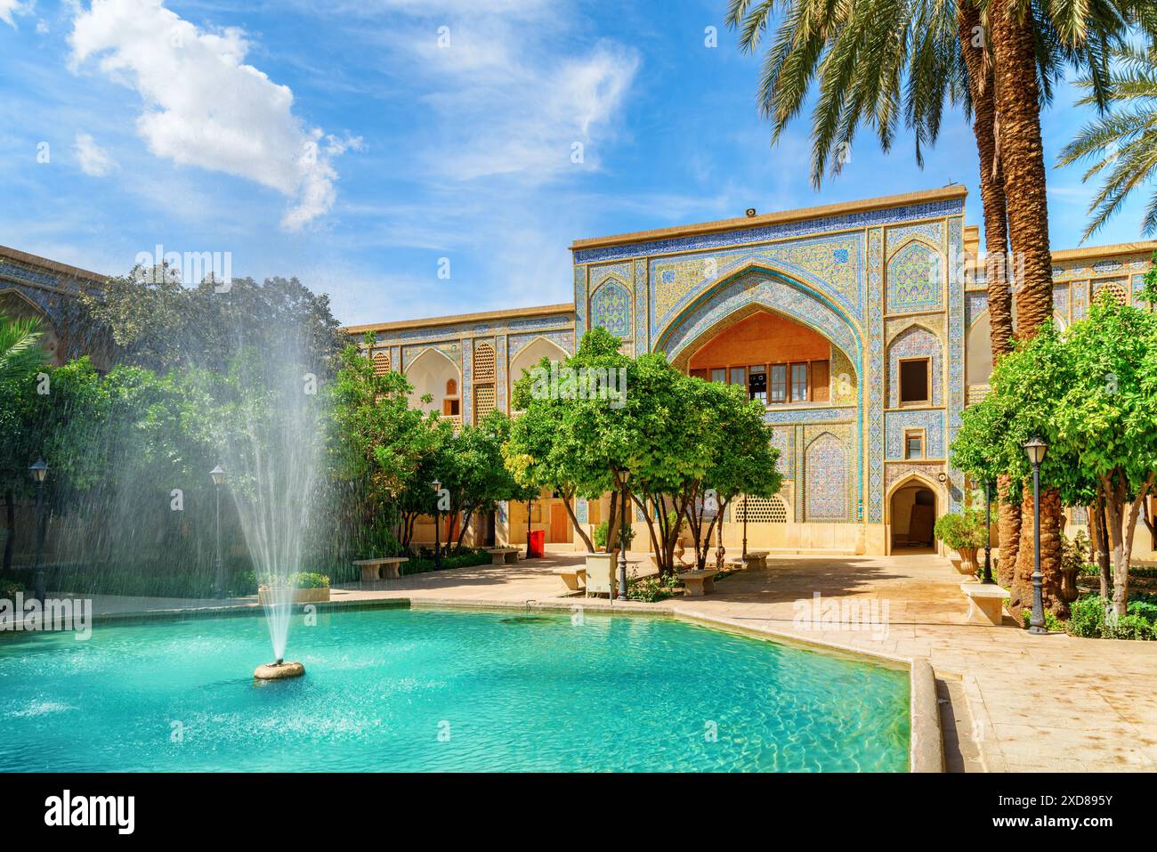 Shiraz water hi-res stock photography and images - Alamy