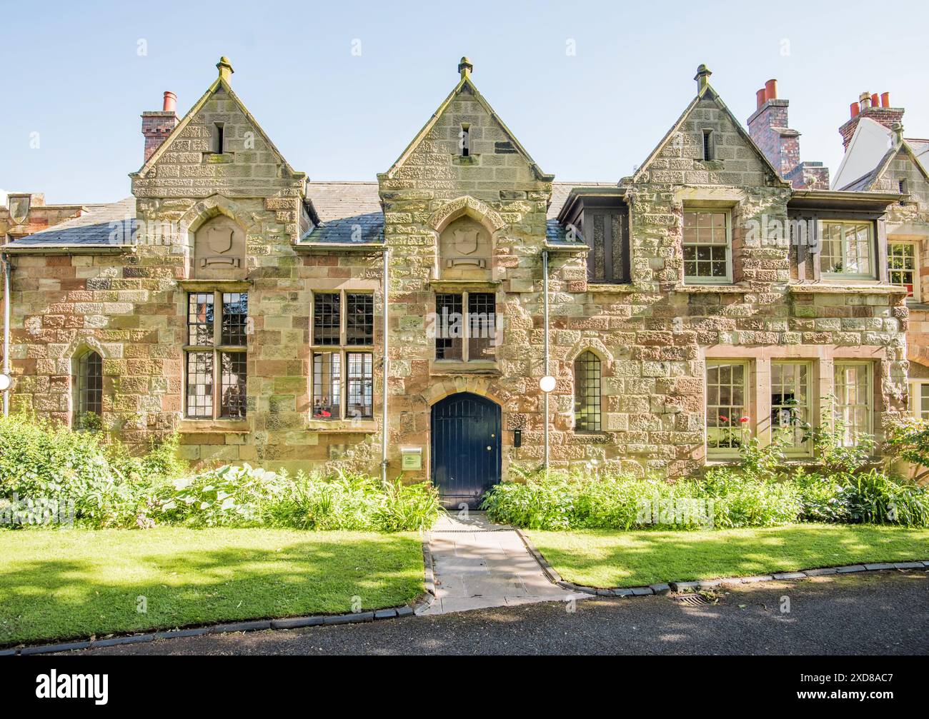 Castle House, 6 College Green, Diglis,Worcester,WR12LN Stock Photo - Alamy