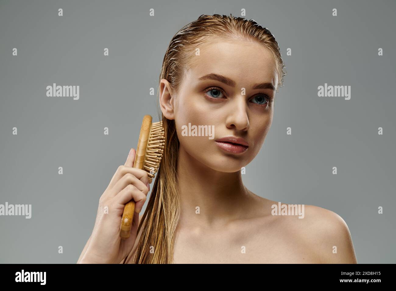Young woman demonstrating hi-res stock photography and images - Alamy
