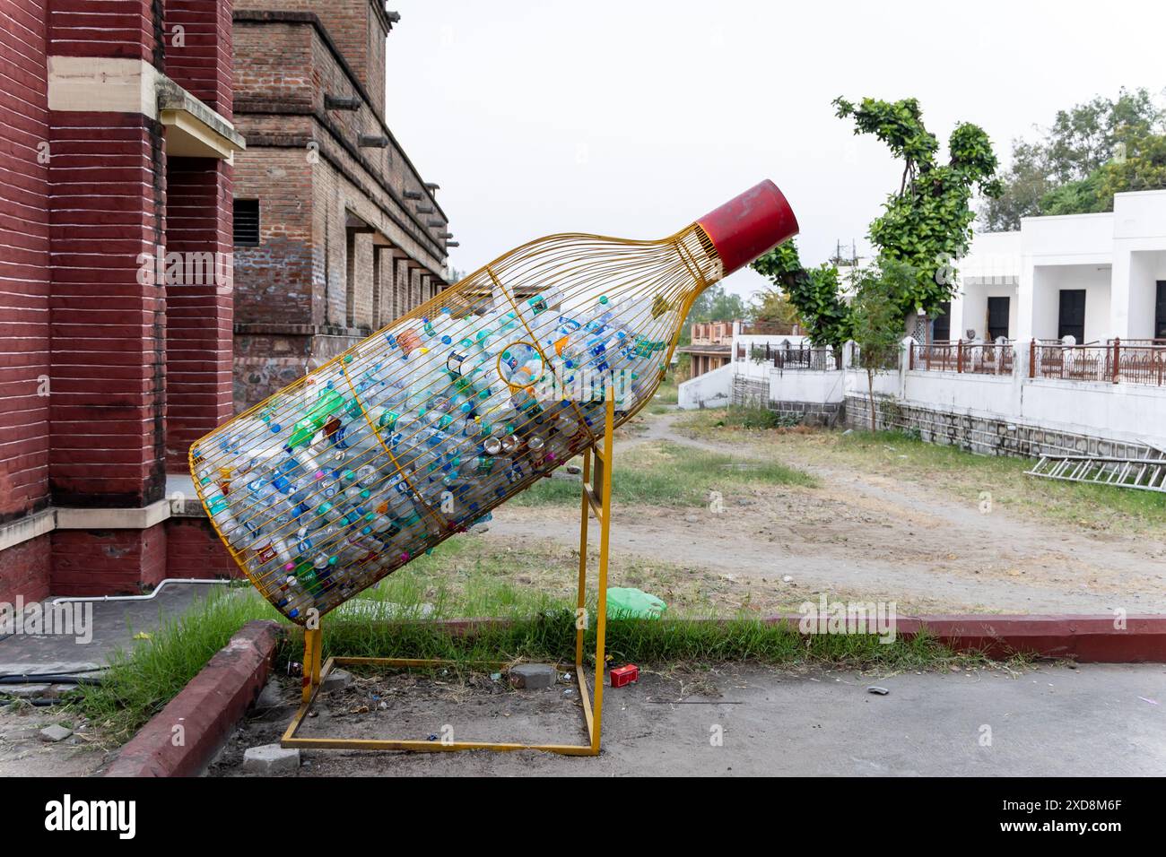 Stylish dust bin hi-res stock photography and images - Alamy