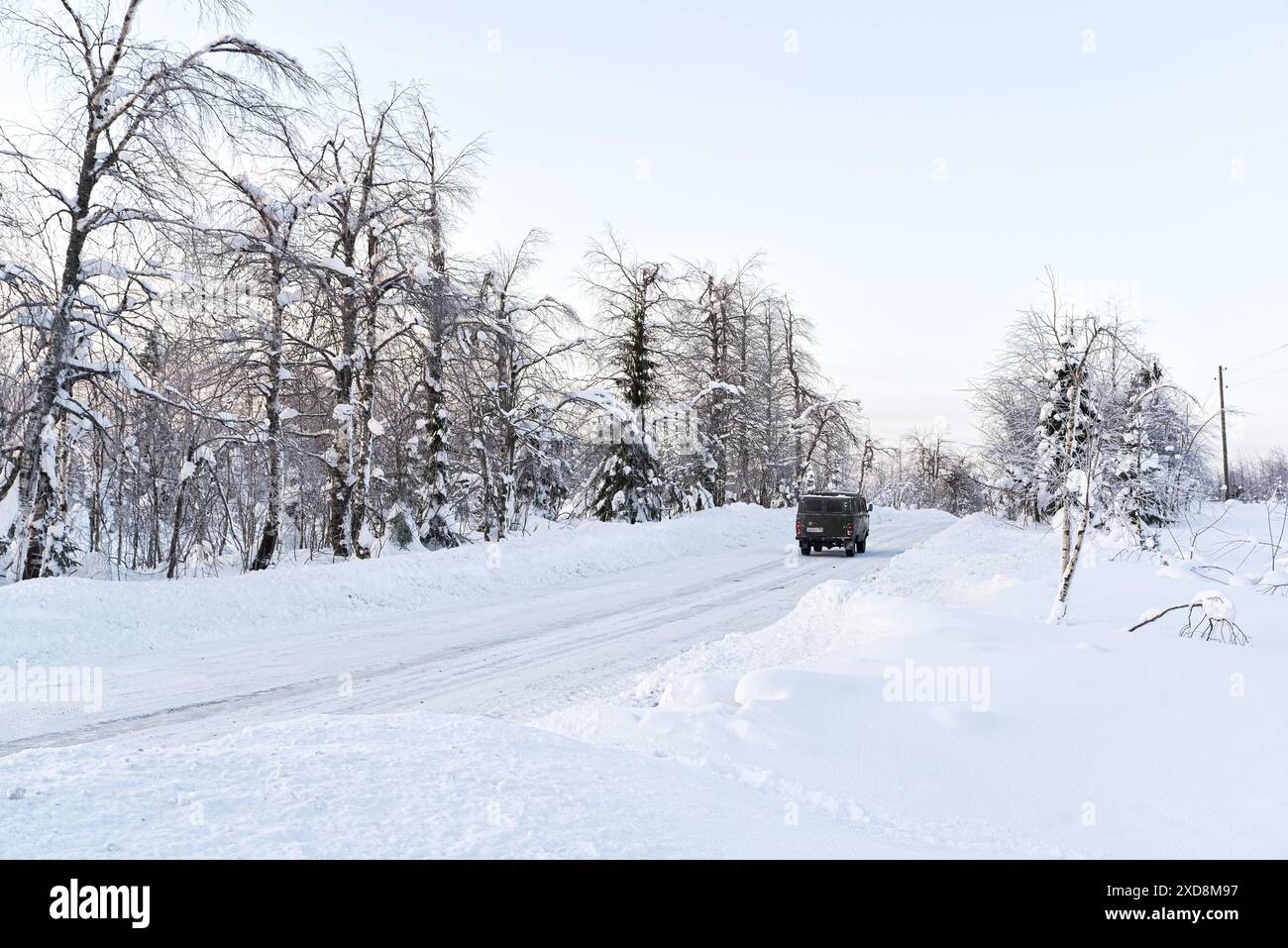 Scenic winter drives hi-res stock photography and images - Alamy
