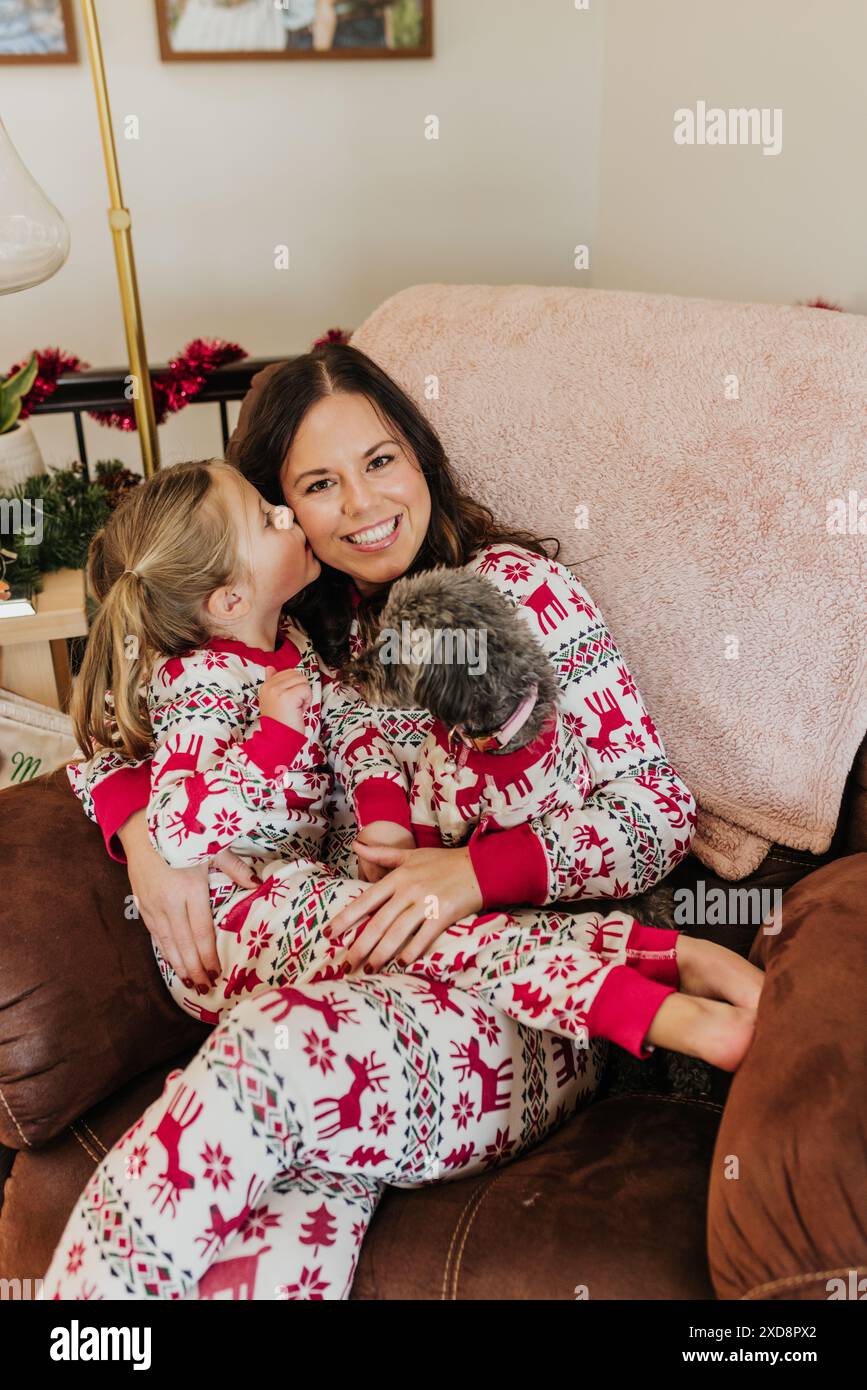 Mother daughter wearing festive hi-res stock photography and images - Alamy