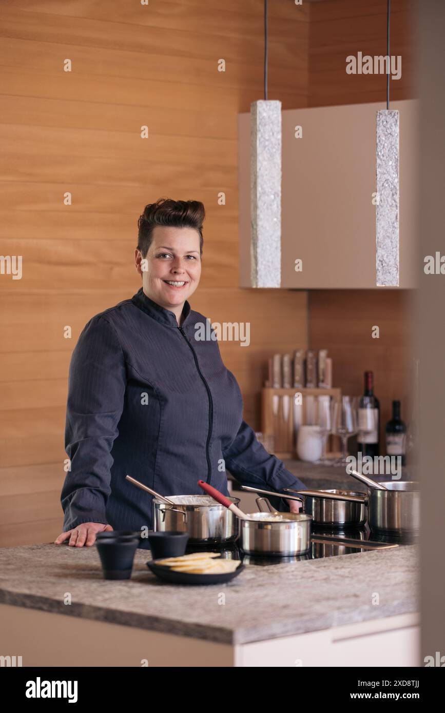 Sleek functional modern kitchen hi-res stock photography and images - Alamy