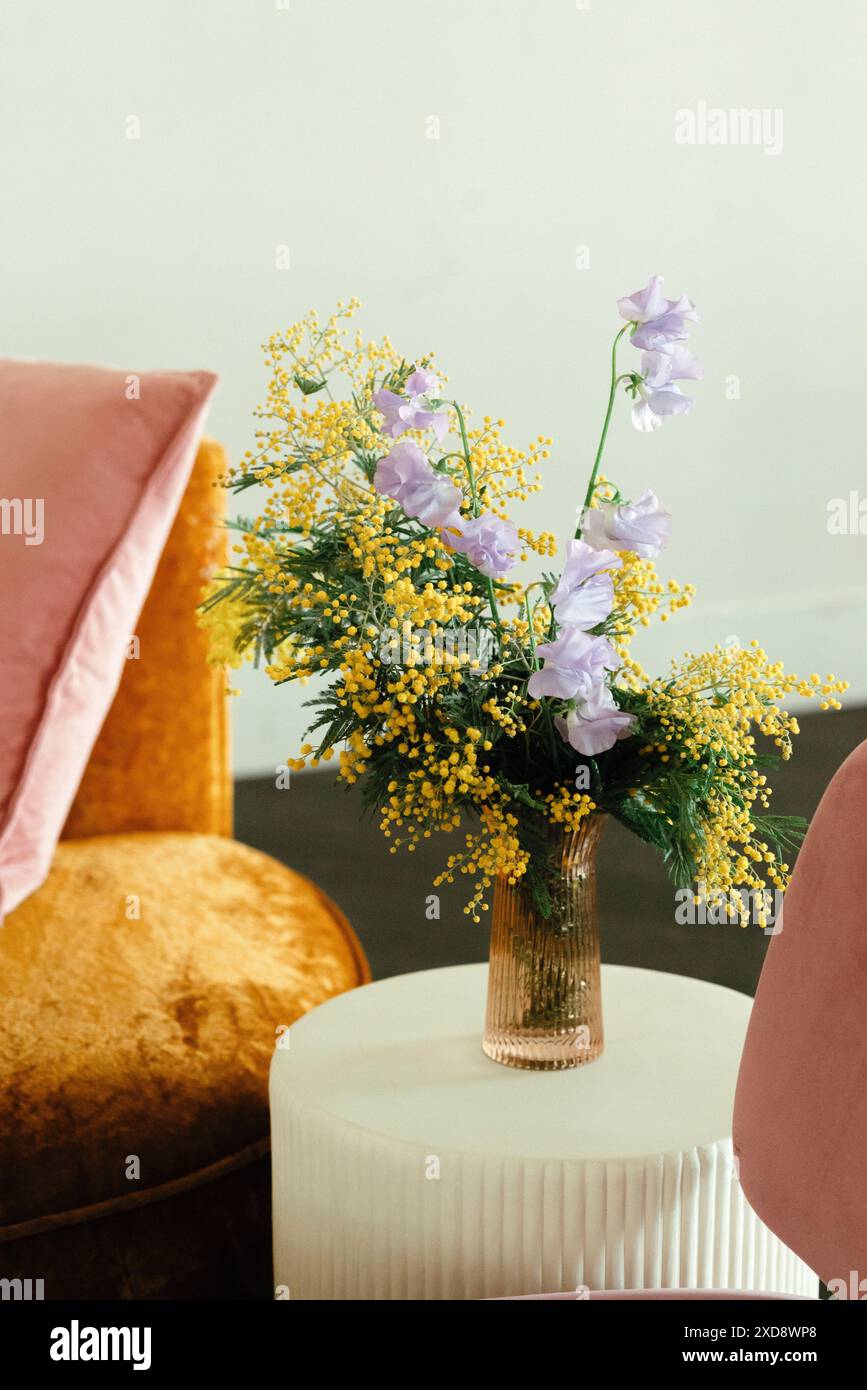 Stylish floral accent hi-res stock photography and images - Alamy