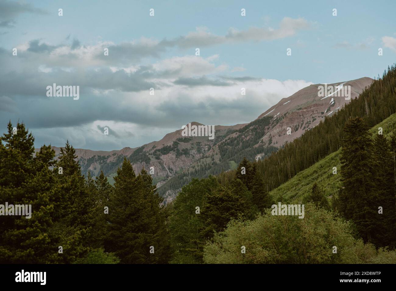 Maroon sky hi-res stock photography and images - Alamy