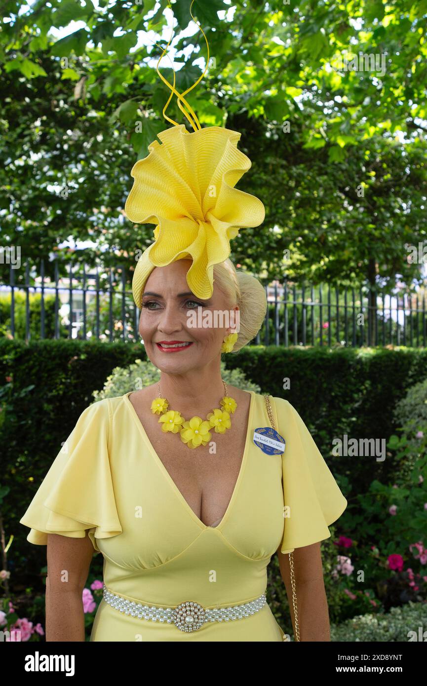 Ascot, UK. 21st June, 2024. Ellis Oates wears a vibrant yellow ...
