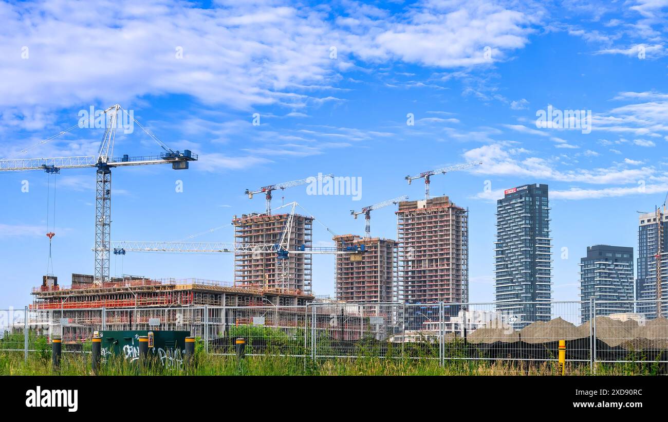 New construction site for apartment buildings hi-res stock photography ...