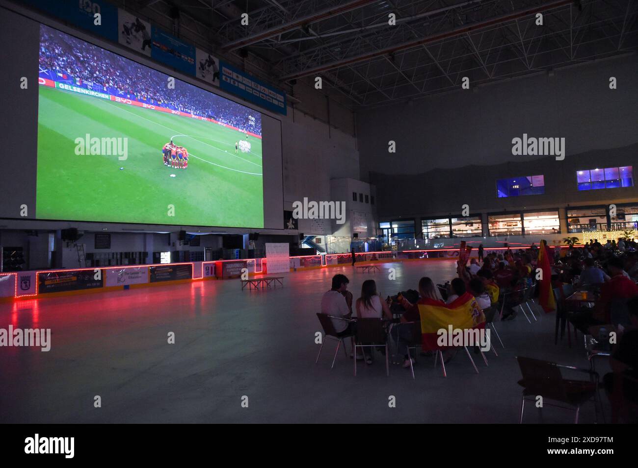 Madrid, Spain. 20th June, 2024. Football fans watch the UEFA Euro 2024 ...