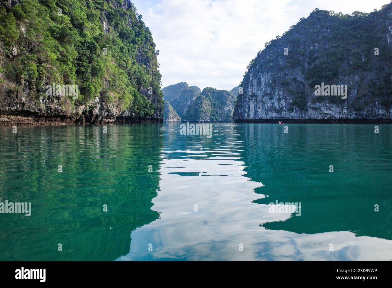 Halong Bay, Vietnam - 30 Jan, 2024: Limestone karsts of Ha Long Bay ...