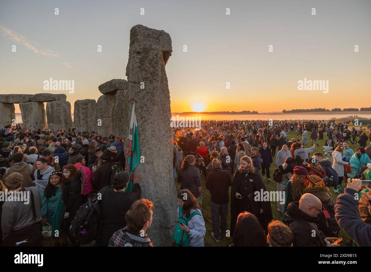 Stonehenge, Wiltshire, UK. 21st Jun, 2014. Modern-day Druids, pagans ...