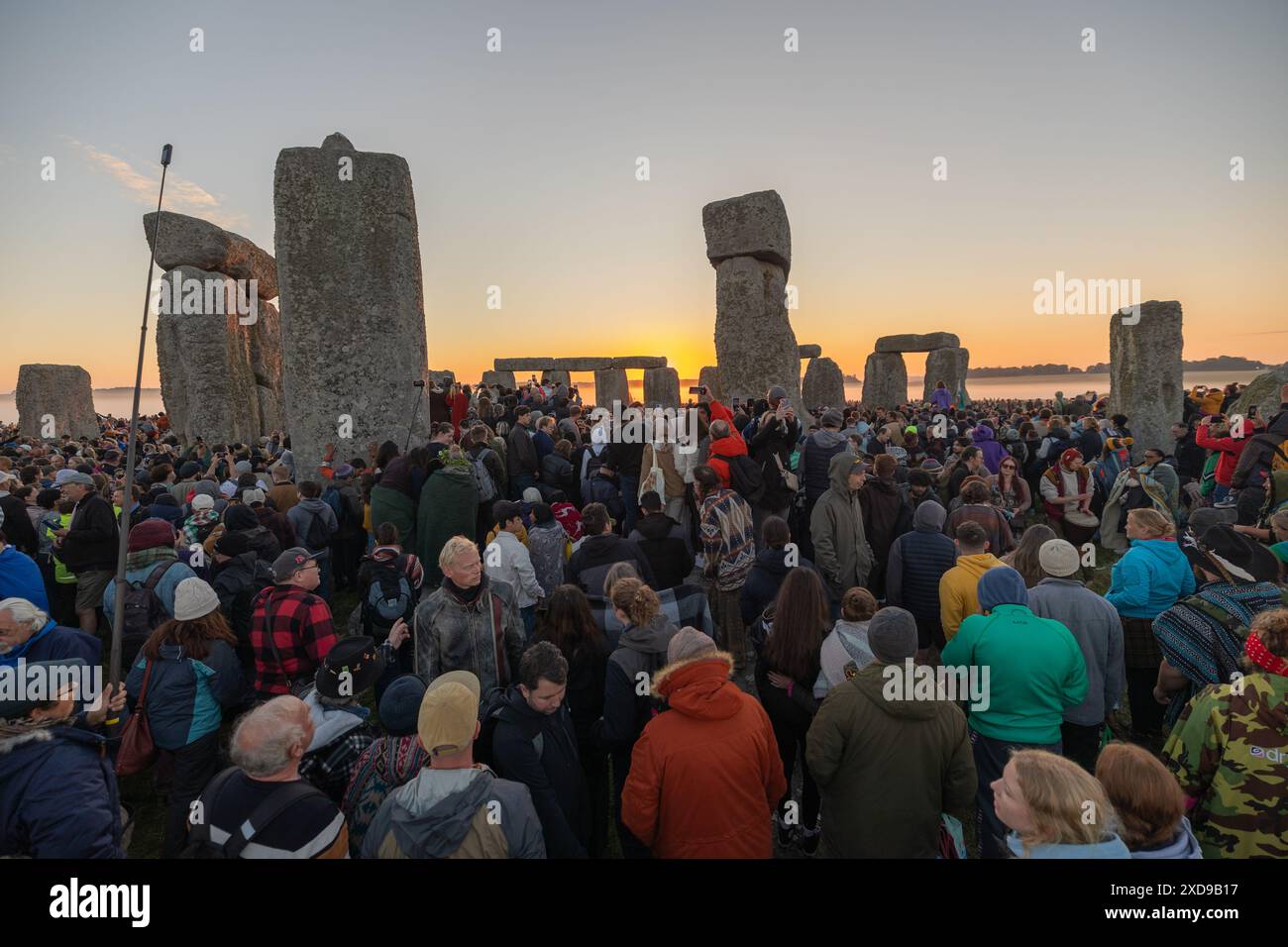 Stonehenge, Wiltshire, UK. 21st Jun, 2014. Modern-day Druids, pagans ...