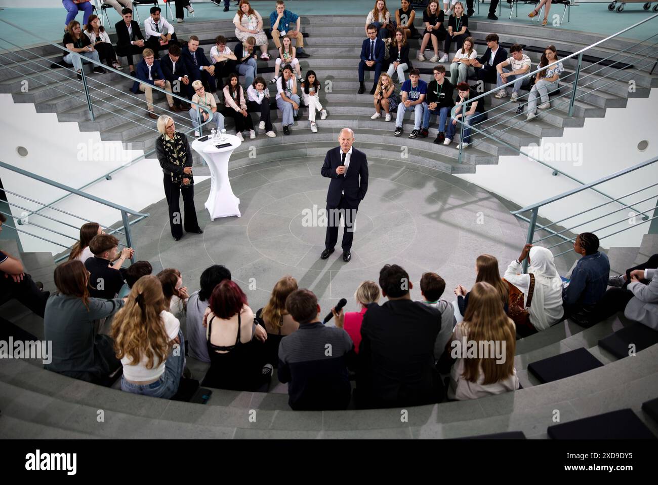 German Chancellor Olaf Scholz meets winners of the state school ...