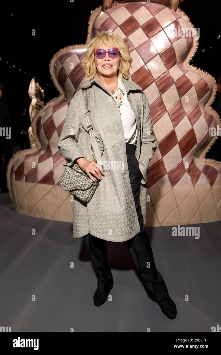 Amanda Lear upon arrival for the Dior Spring Summer 2025 collection ...