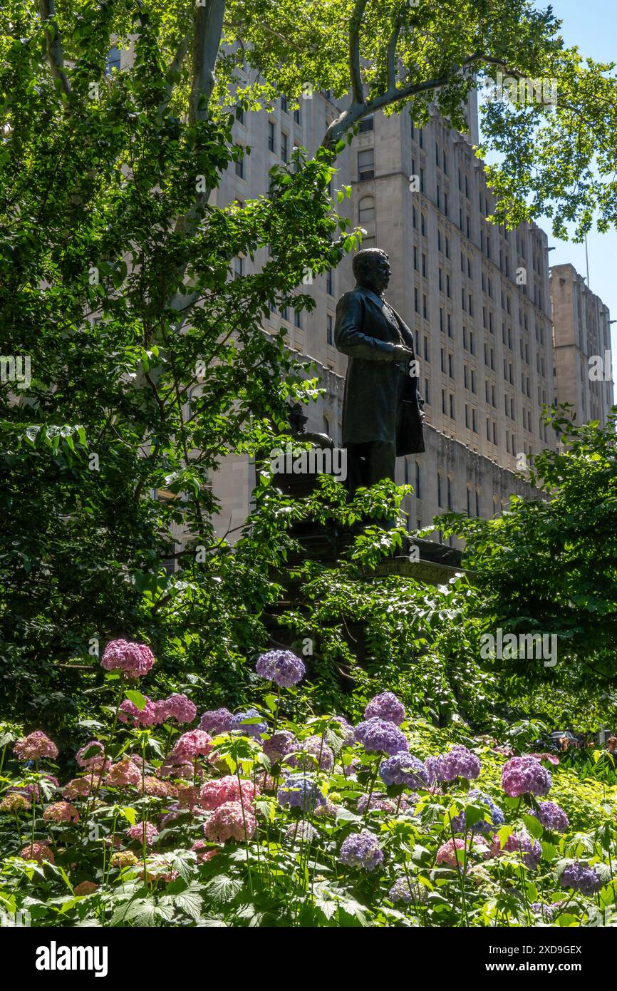 Chester A. Arthur Statue, Madison Square Park, NYC 2024 Stock Photo - Alamy
