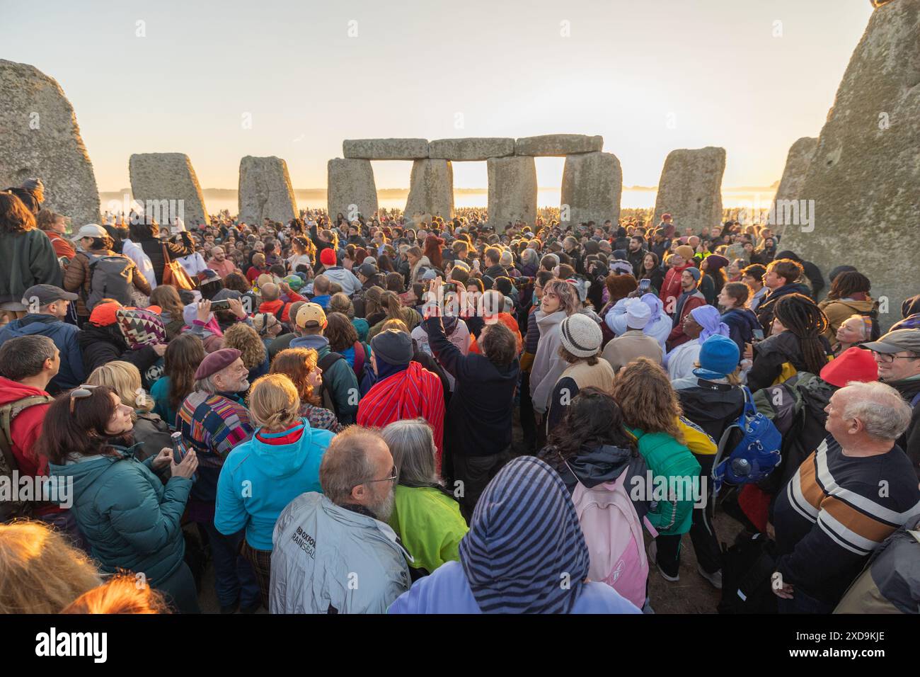 Stonehenge, Wiltshire, UK. 21st Jun, 2014. Modern-day Druids, pagans ...