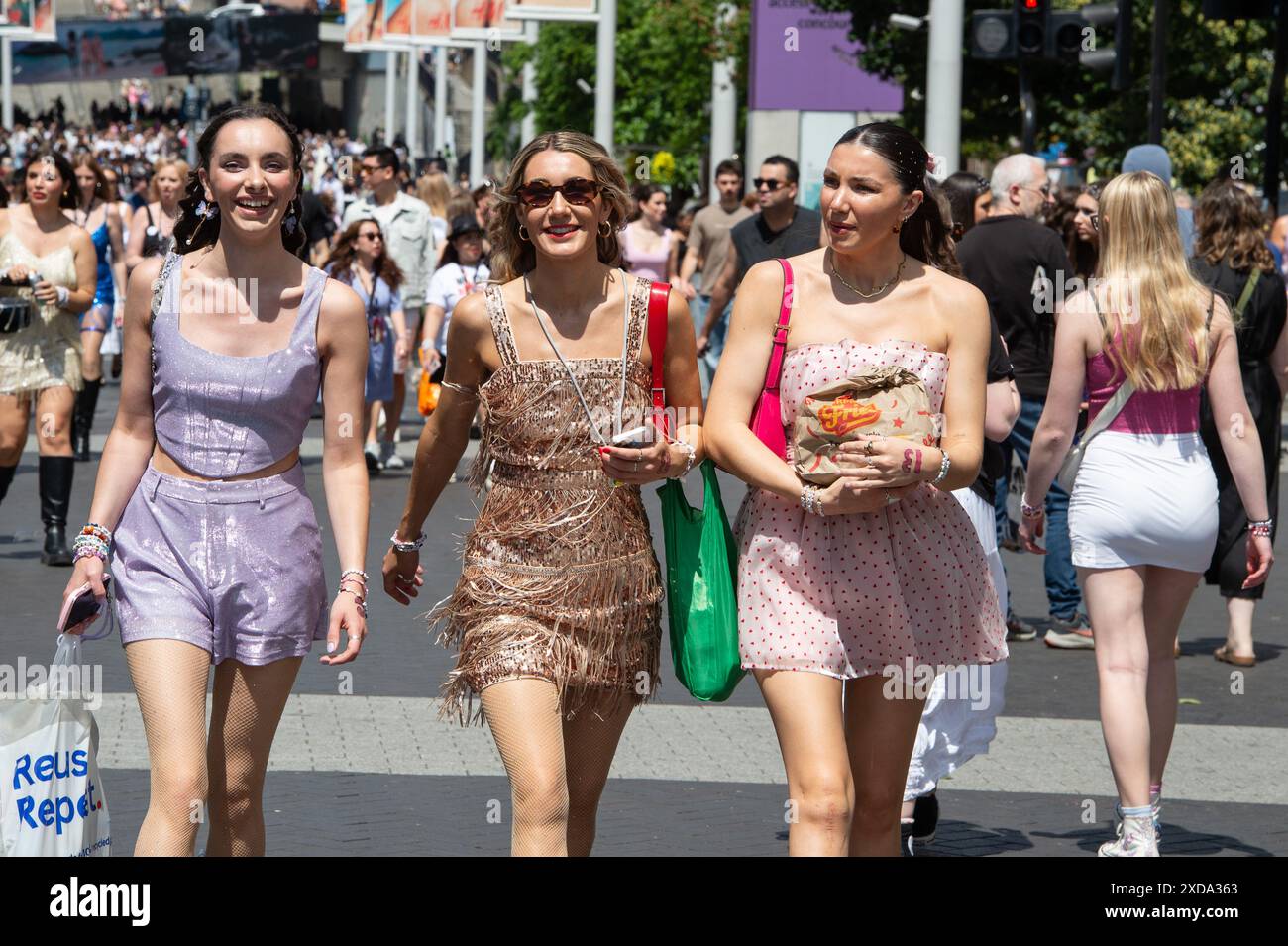 The eras tour fans hi-res stock photography and images - Alamy