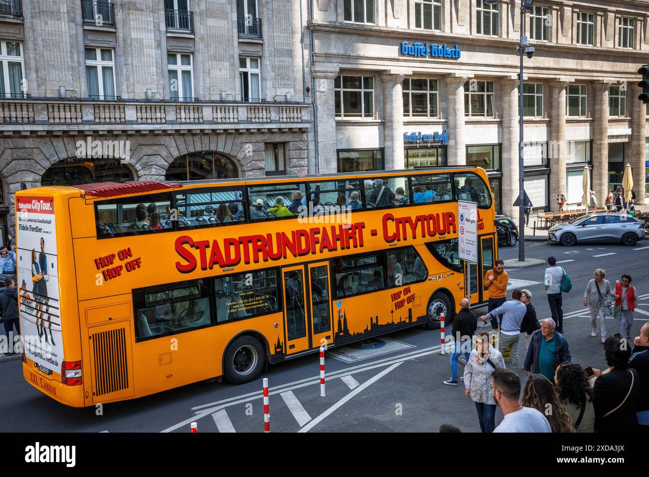 sightseeing bus near the cathedral, Cologne, Germany. Sightseeing-Bus ...