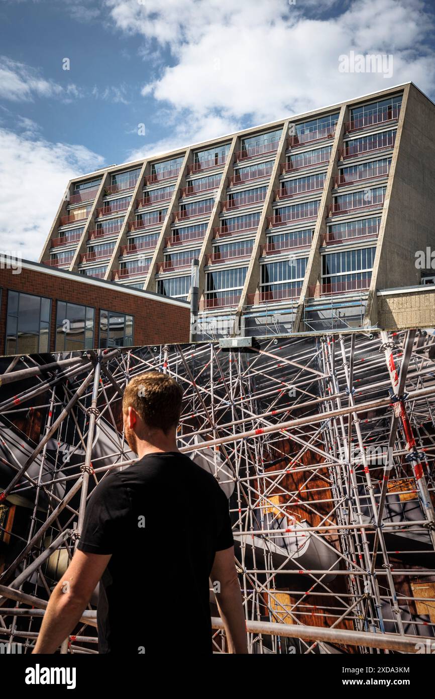 construction site of the opera house at Offenbachplatz, construction ...