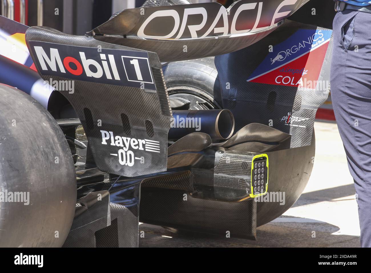 Red Bull Racing RB20, mechanical detail, floor body, engine cover ...