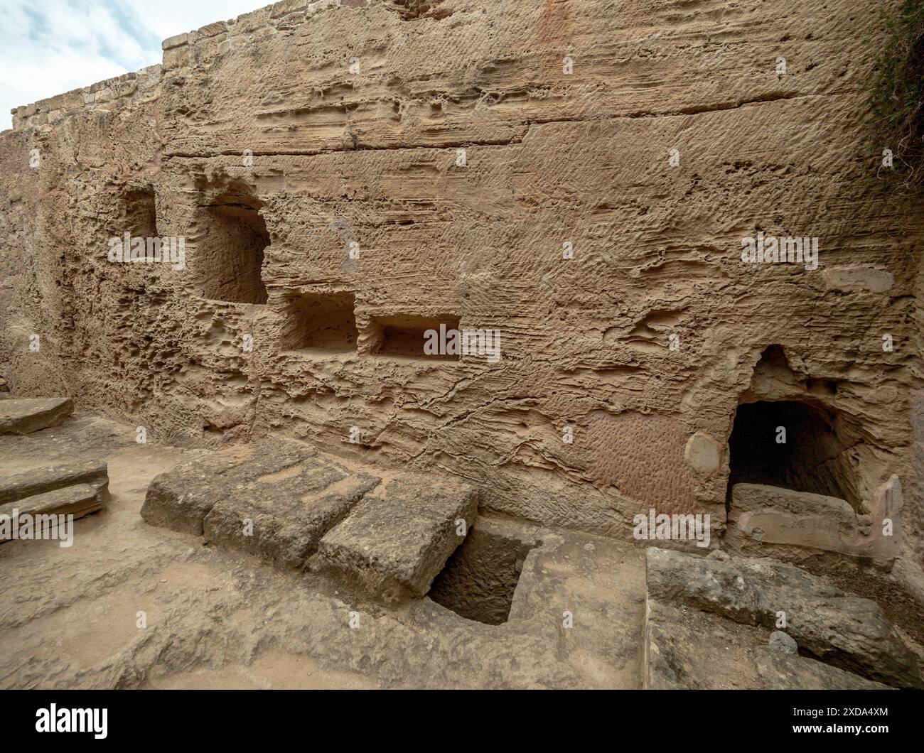 Underground necropolis hi-res stock photography and images - Alamy