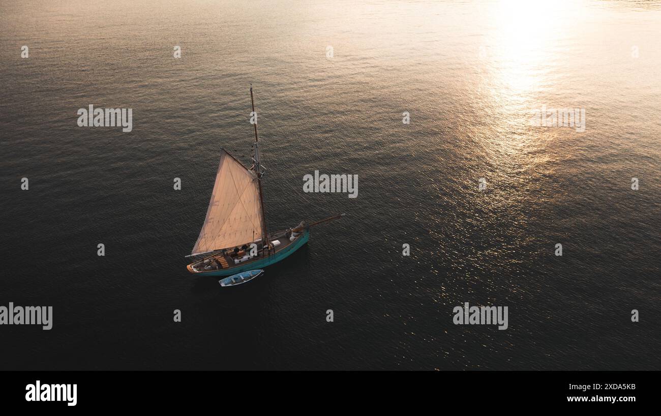 Sunbeam yacht sunbeam sailing hi-res stock photography and images - Alamy