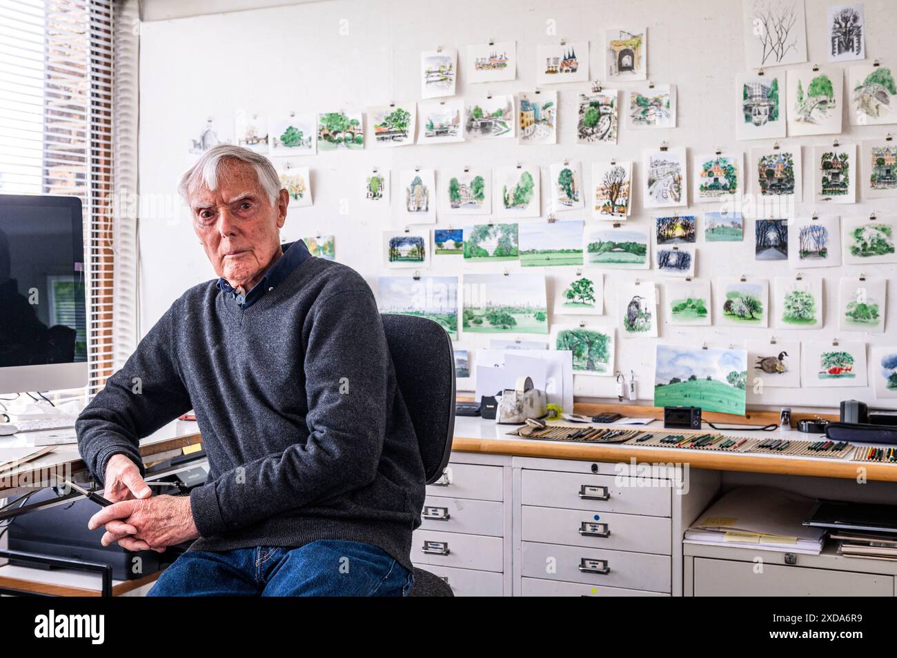 Portrait of artist David Gentleman at home in Camden, London, UK Stock ...