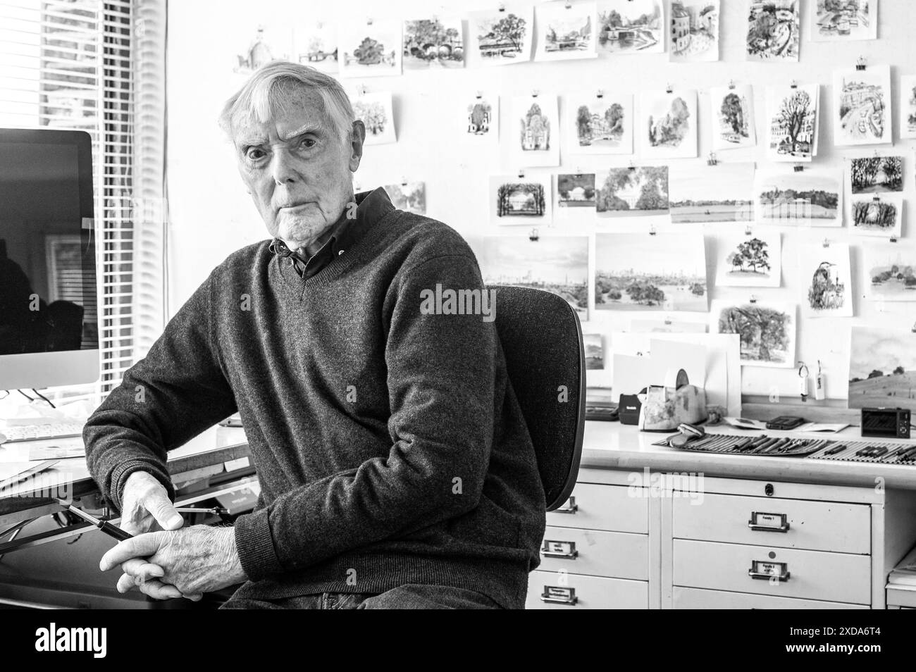 Portrait of artist David Gentleman at home in Camden, London, UK Stock ...