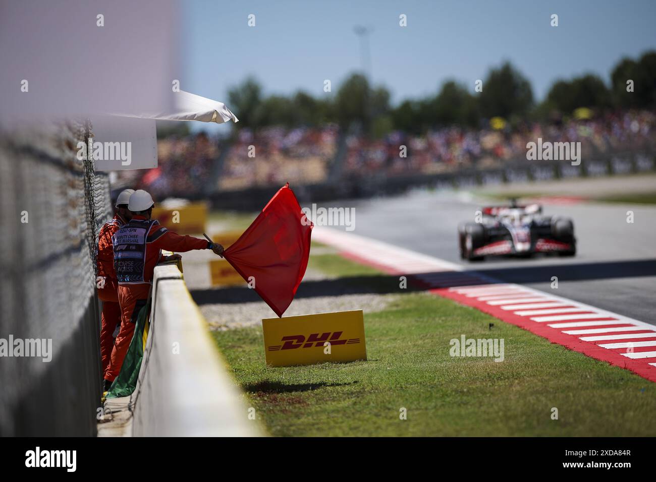 Marshal red flag, drapeau during the Formula 1 Aramco Gran Premio de ...