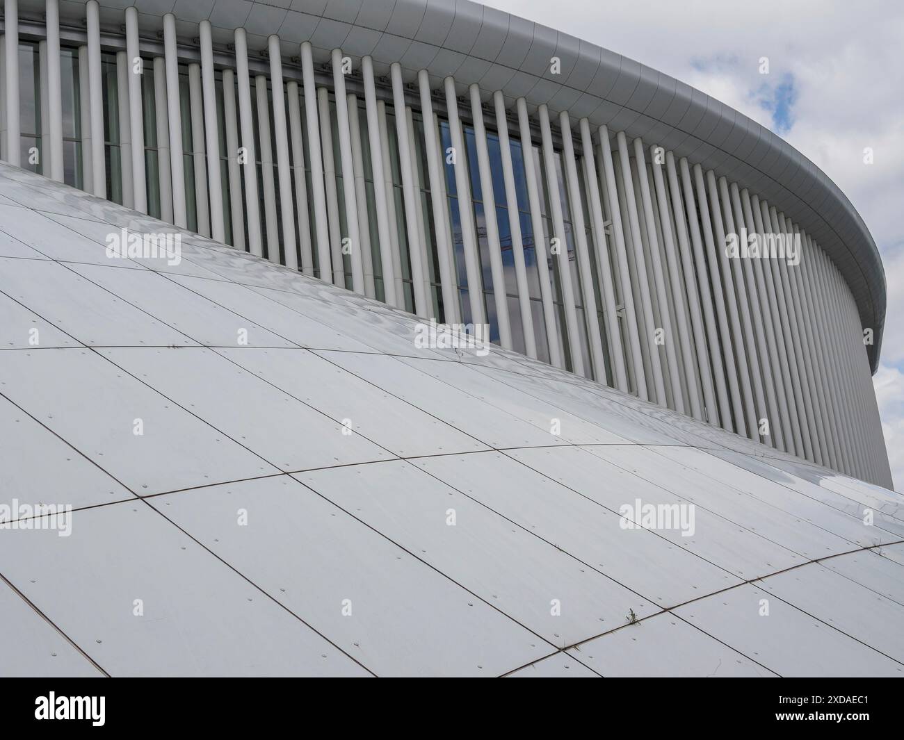 Modern line shapes hi-res stock photography and images - Alamy