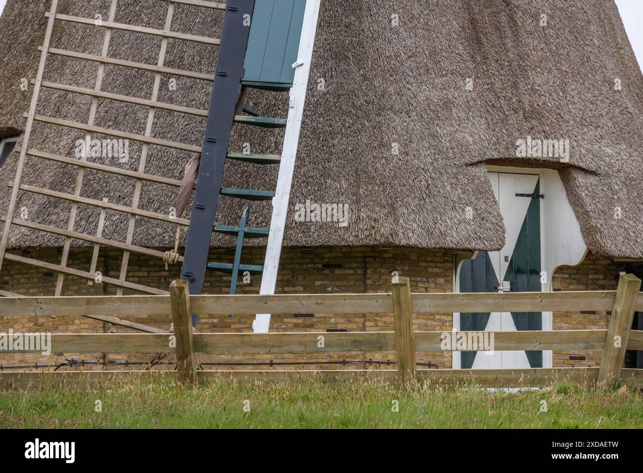 Traditional windmill thatched roof hi-res stock photography and images ...