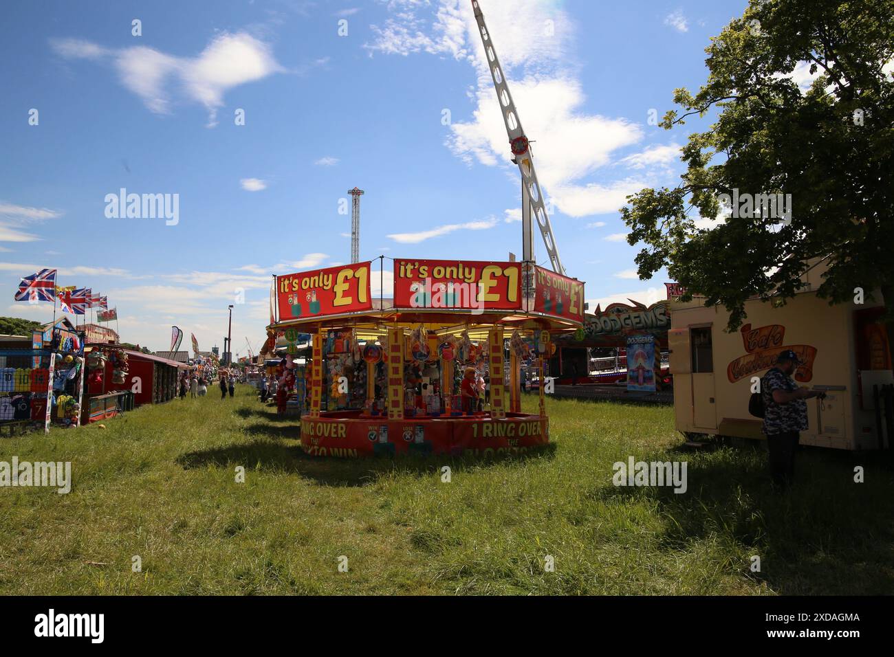 The Hoppings Europe's largest travelling funfair on Newcastle upon Tyne ...