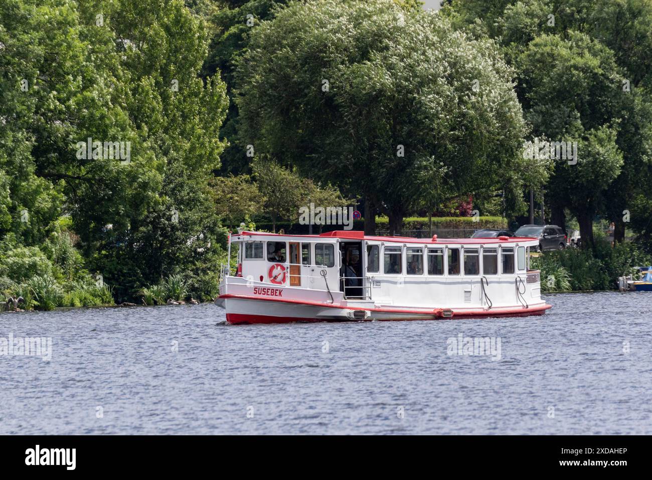 Tourism, excursion boat, launch in summer on the Alster in Hamburg ...