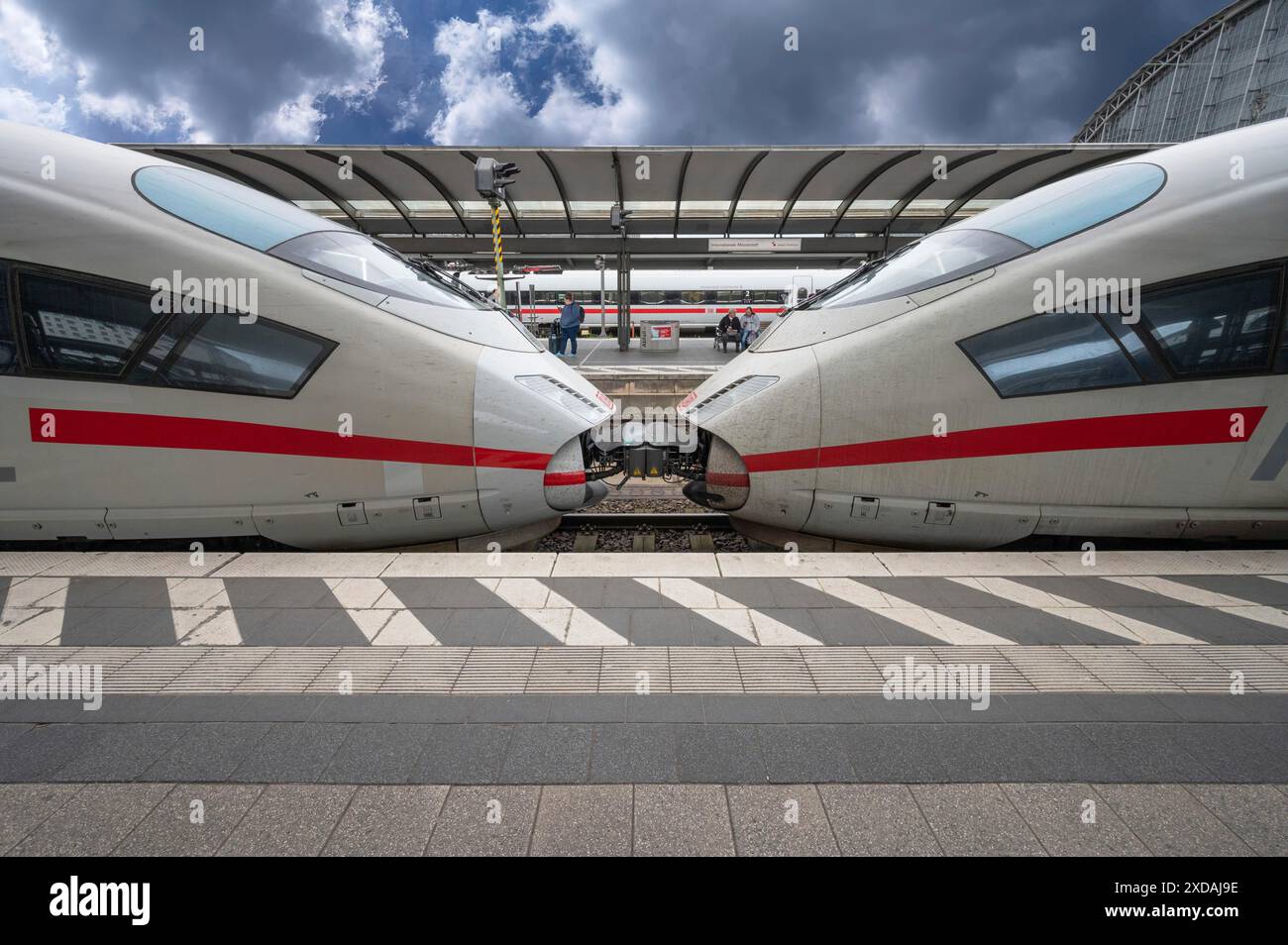 Two Intercity trains ICEs coupled together, Nuremberg main station ...