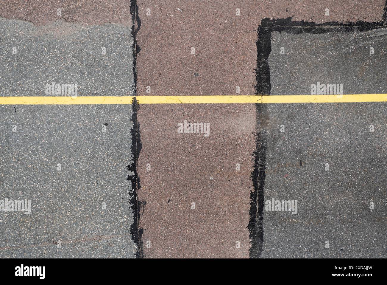 Yellow line, tarmac, Gothenburg, Sweden Stock Photo - Alamy