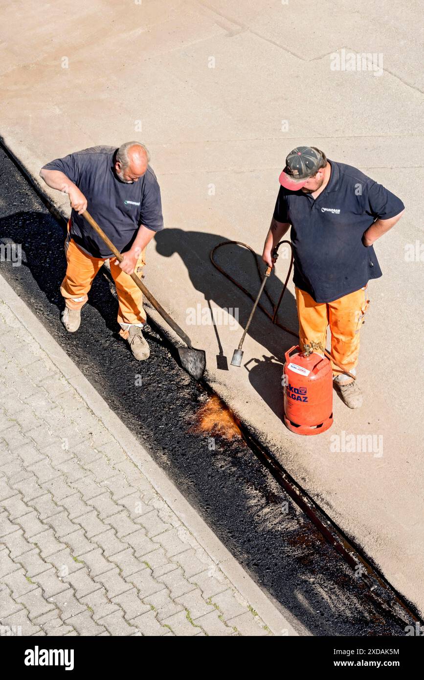 Tar stove hi-res stock photography and images - Alamy