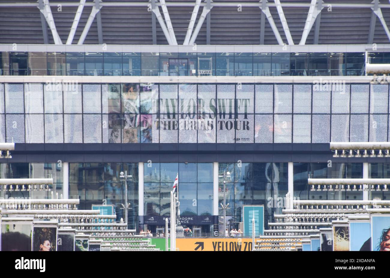 Taylor swift eras tour hi-res stock photography and images - Alamy