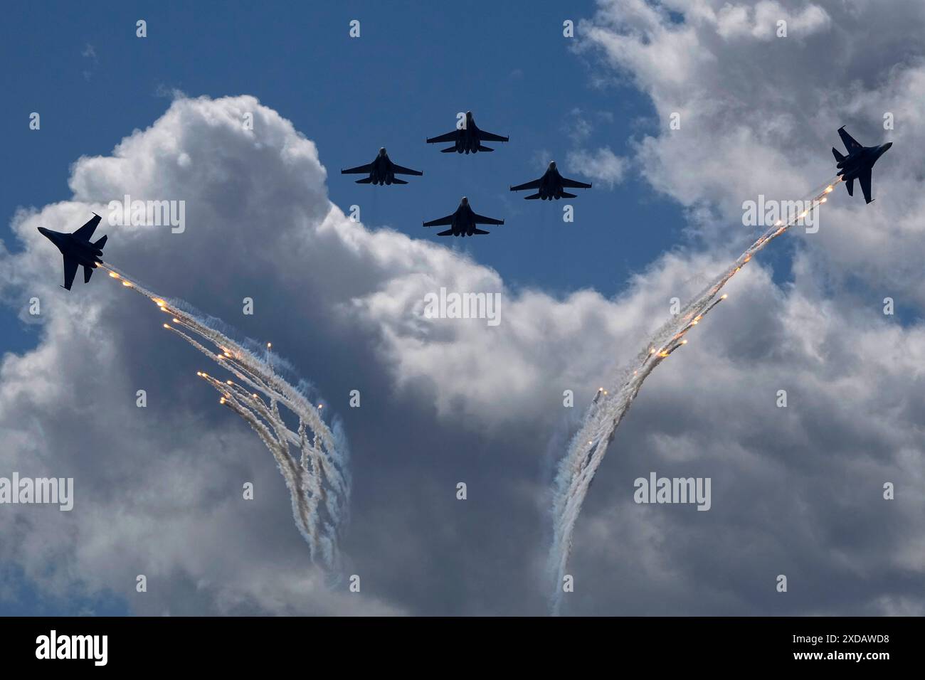 Sukhoi Su-35S jet fighters of the Russian Knights aerobatic team ...