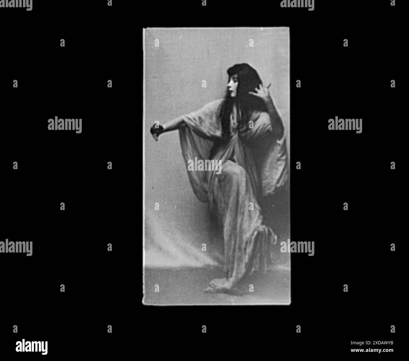 Ruth St. Denis dancing. Genthe photograph collection Stock Photo - Alamy