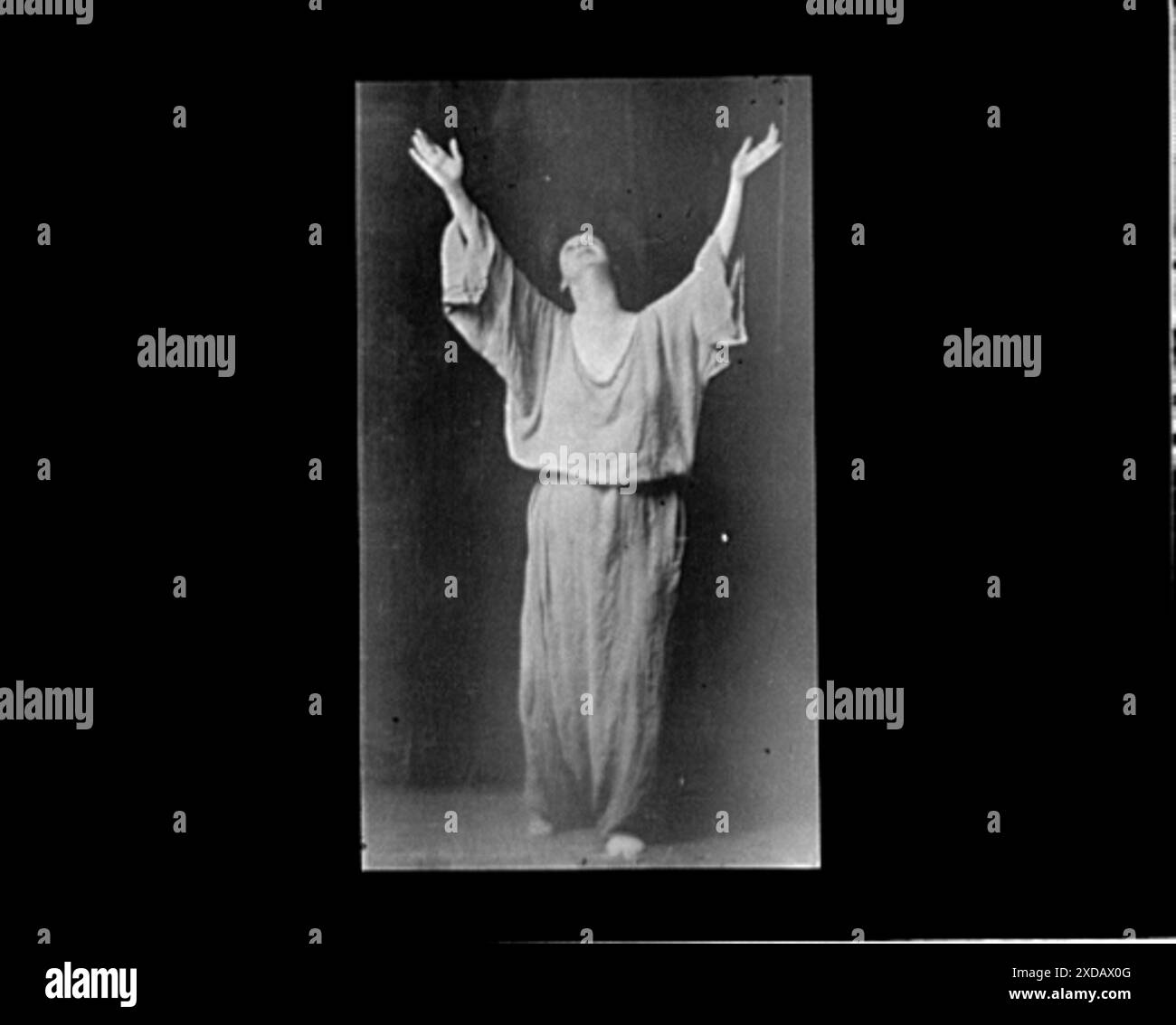 Isadora duncan dancers performances hi-res stock photography and images - Alamy