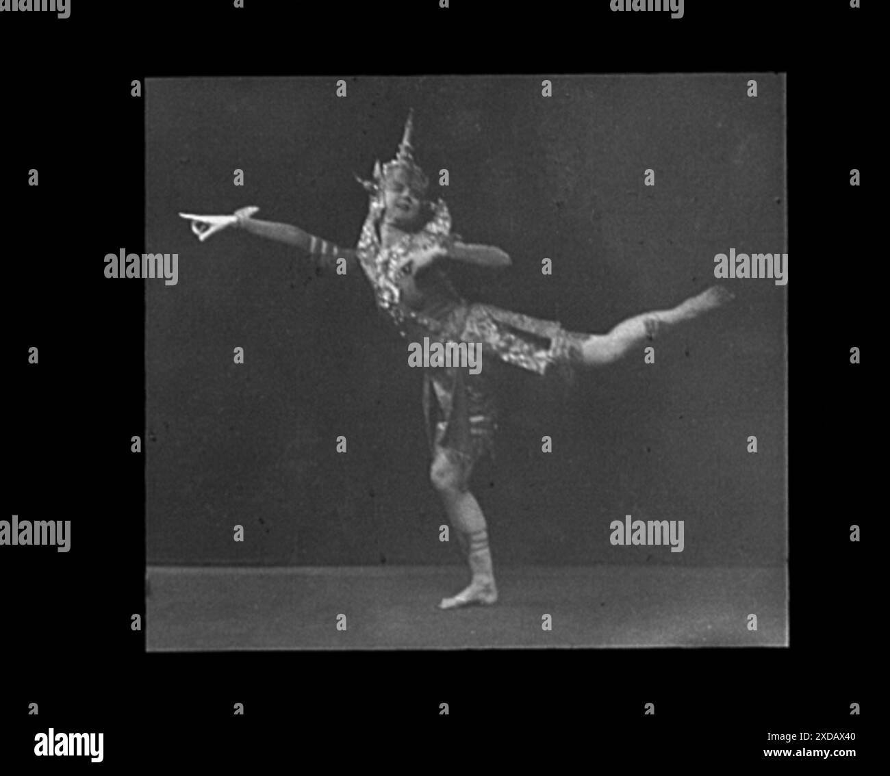 Ruth St. Denis dancing. Genthe photograph collection Stock Photo - Alamy