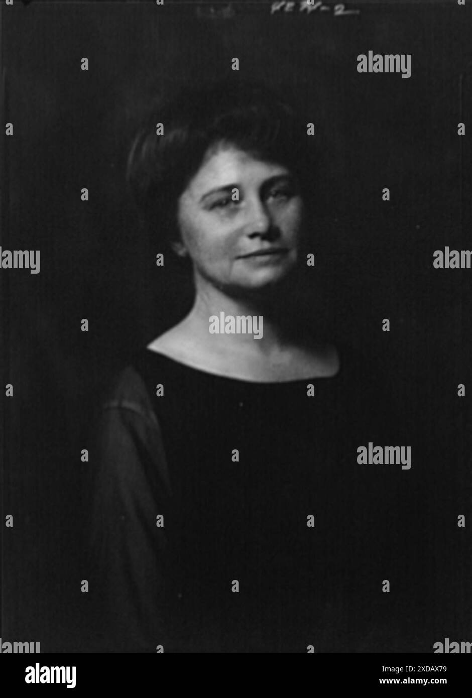 Meade, Richard, Mrs., portrait photograph. Genthe photograph collection ...