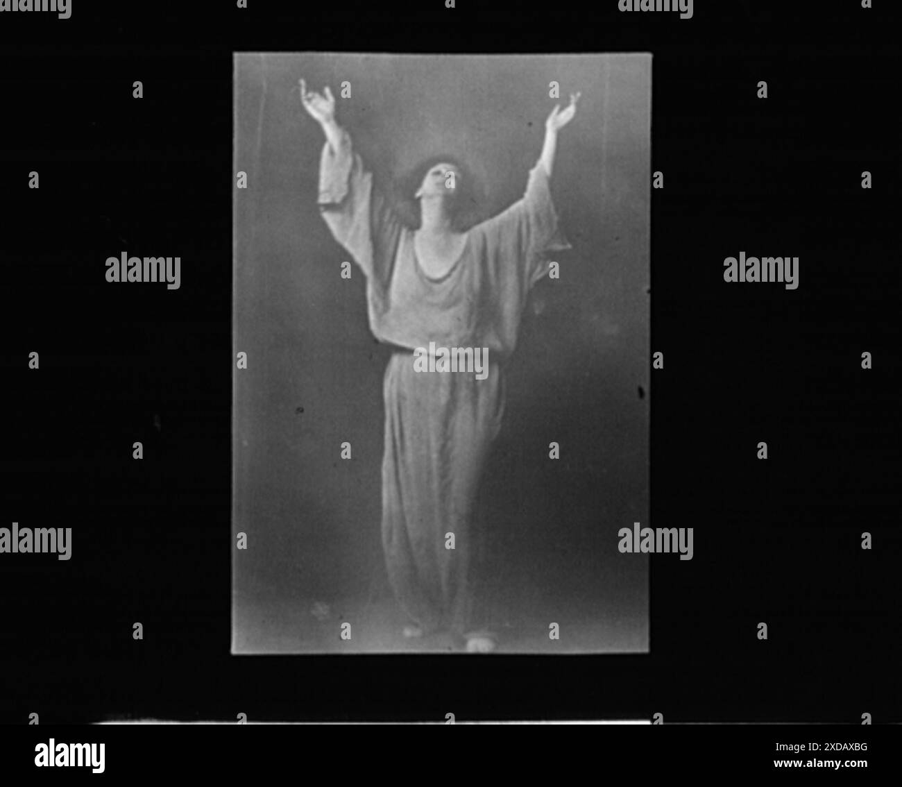 Isadora Duncan dancing. Genthe photograph collection Stock Photo - Alamy