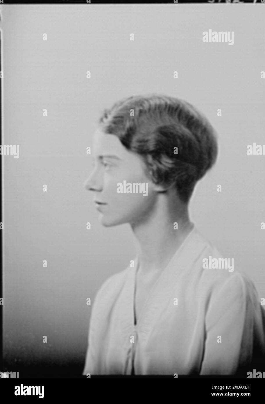 Marvin, Judith, Miss, portrait photograph. Genthe photograph collection ...